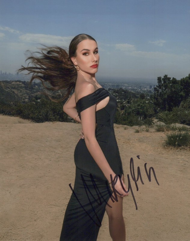 Merylin Nau autograph, item FP696696