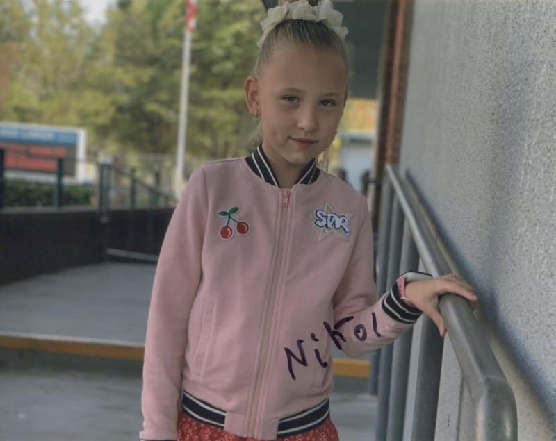 Nikol Strong autograph, lot 880