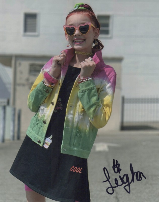 Leigha Sanderson autograph, item FP801018