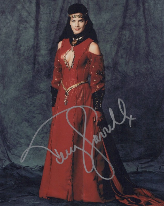Terry Farrell autograph, item FP503146