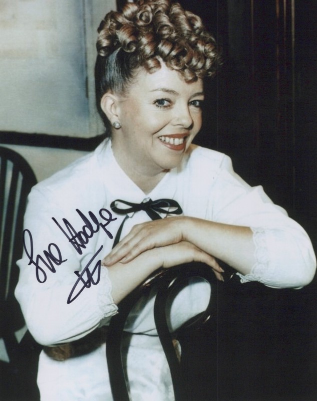 Sue Hodge autograph, item FP618268