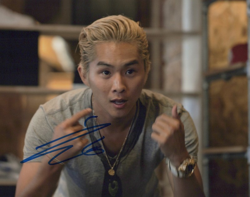 Justin Chon autograph, item FP651546
