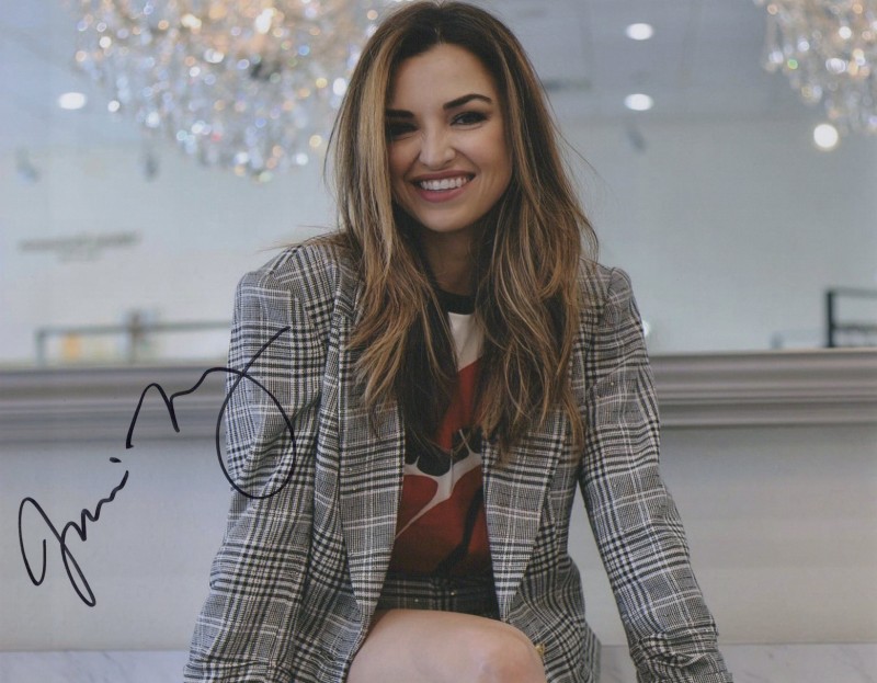 Jessica Meraz autograph, item FP805804