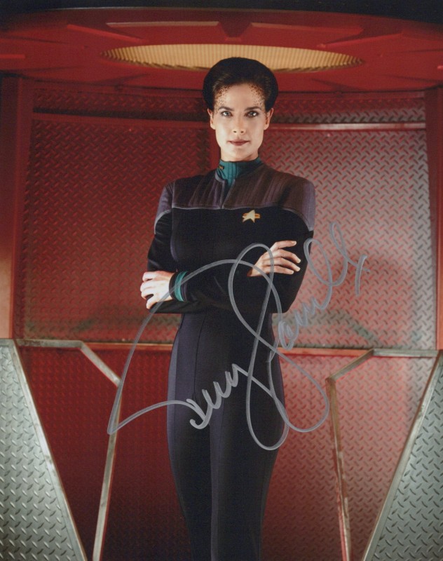 Terry Farrell autograph, item AW15820