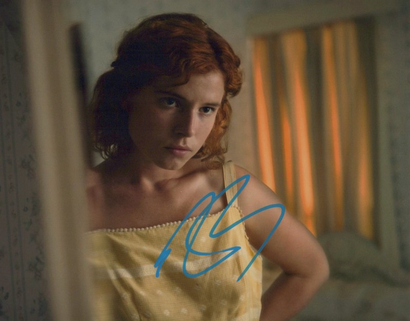 Jessie Buckley autograph, item FP562804