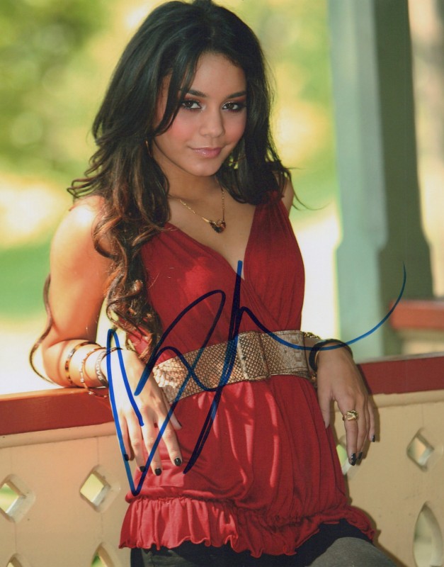 Vanessa Hudgens autograph, item FP621593