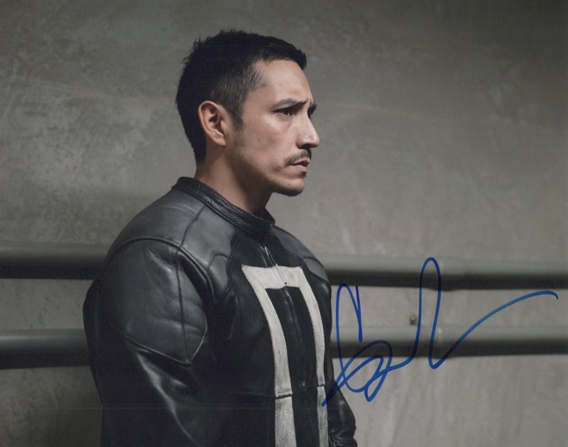 Gabriel Luna autograph, item FP583847