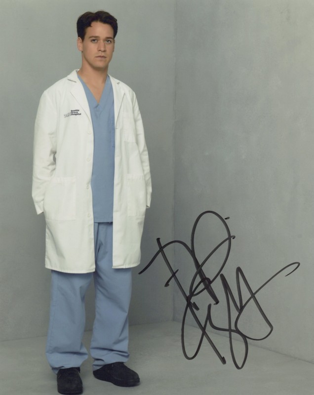T.R. Knight autograph, lot 550