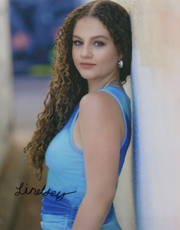 Lindsey Keefe autograph, item FP623748