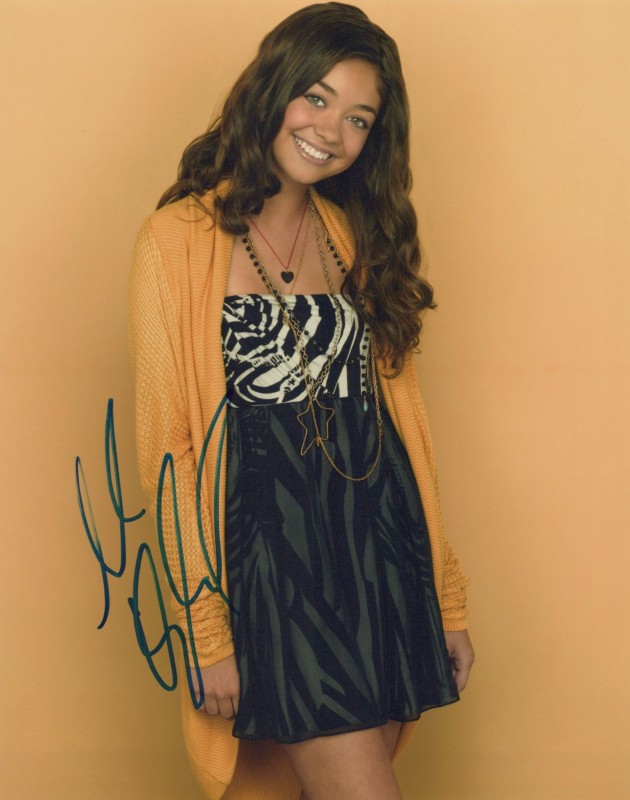 Sarah Hyland autograph, item FP605354