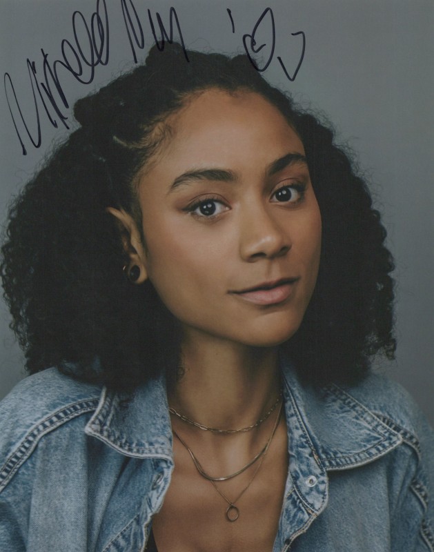Michelle Nunez autograph, item FP637341