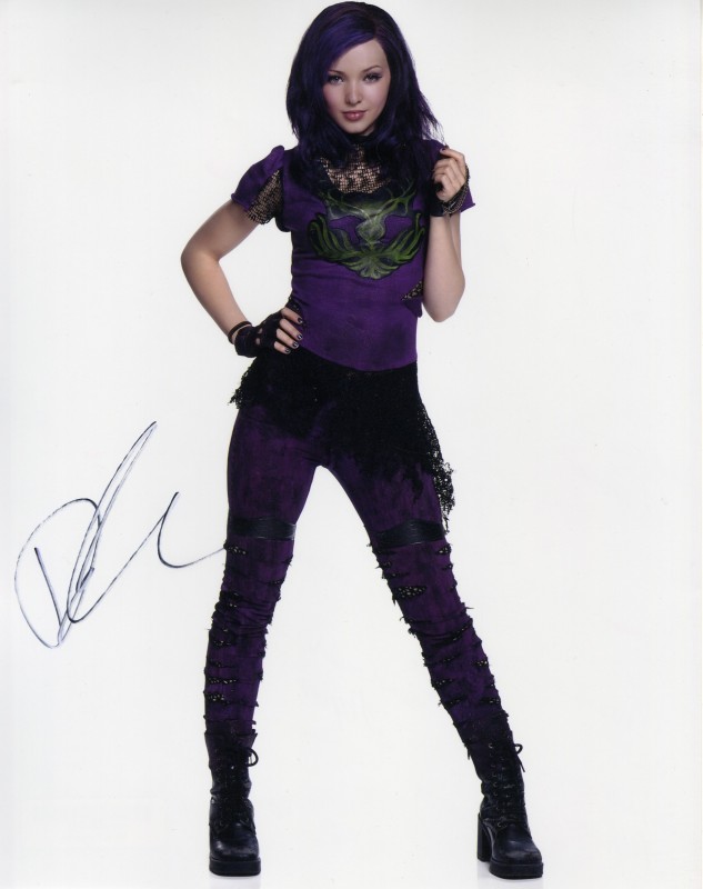 Dove Cameron autograph, item FP609071