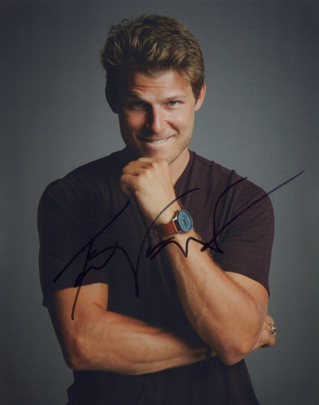 Travis Van Winkle Autographed 8x10 Photo Item 0001292368