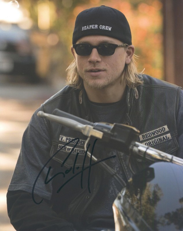 Charlie Hunnam autograph, item FP689736