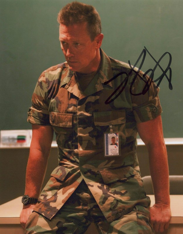 Robert Patrick autograph, item FP624250