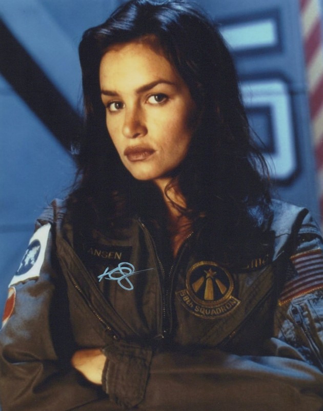 Kristen Cloke autograph, item FP634137