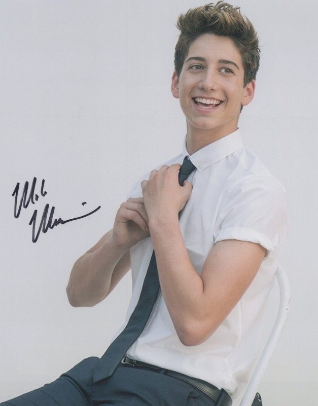 Milo Manheim autograph, item FP696513