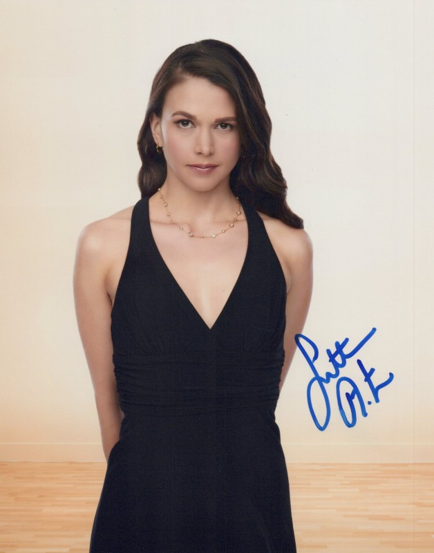 Sutton Foster autograph, item FP644922