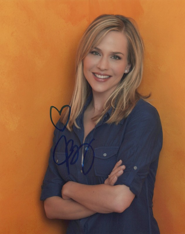 Julie Benz autograph, item FP661110