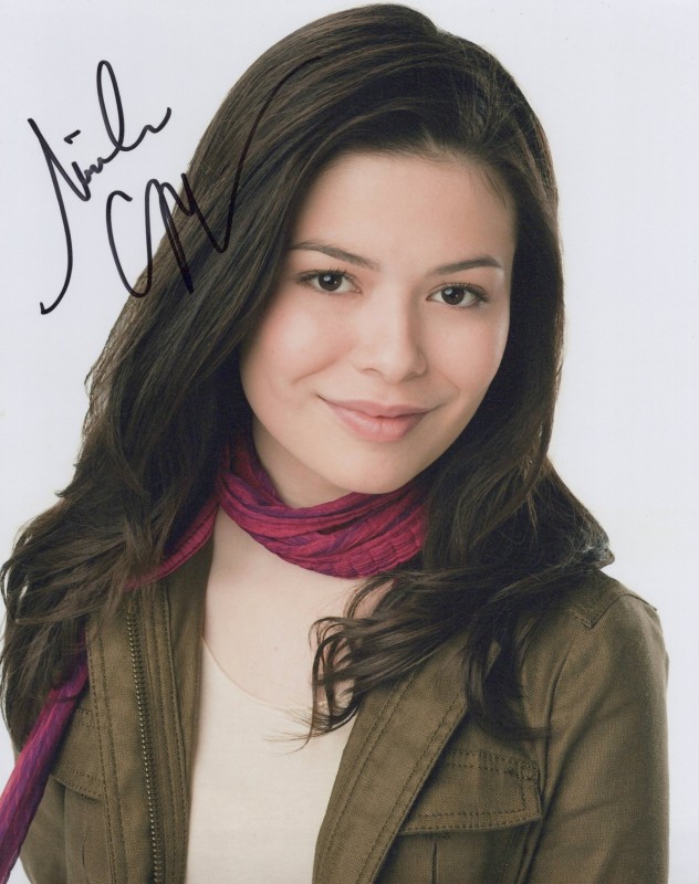 Miranda Cosgrove autograph, item FP704404