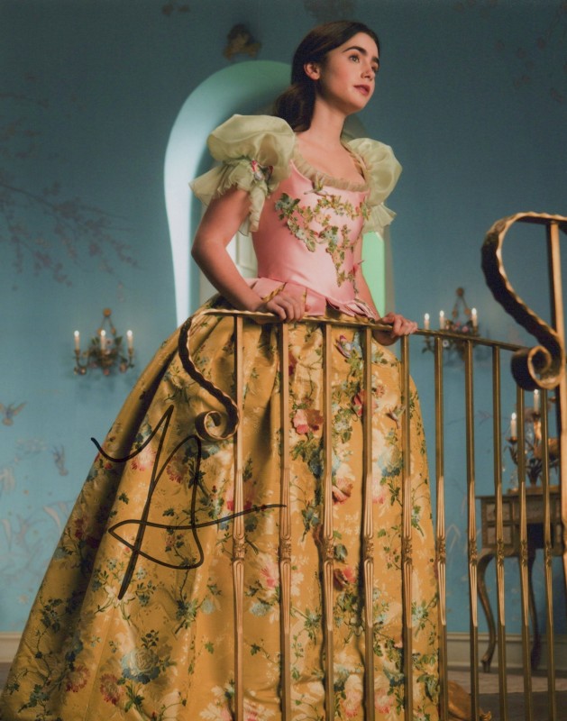 Lily Collins autograph, lot 157