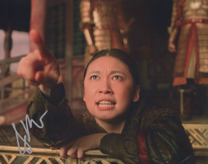 Jess Hong autograph, lot 423