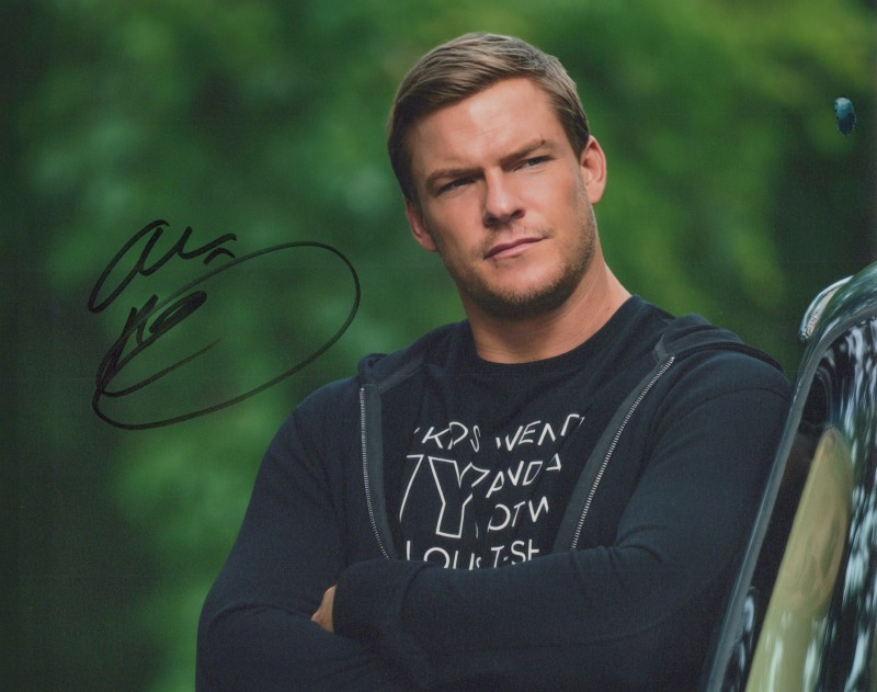 Alan Ritchson autograph, item AW16387