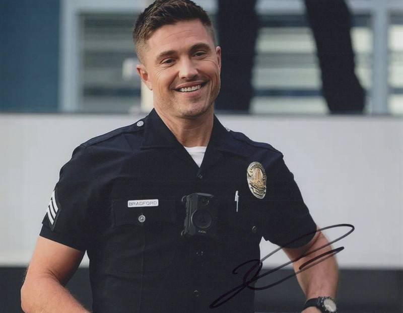 Eric Winter autograph, item FP742879