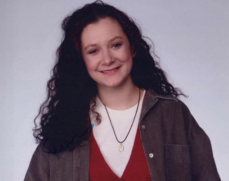 Sara Gilbert autograph, lot 272