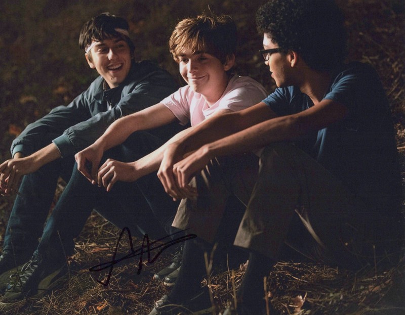 Austin Abrams autograph, item FP806997
