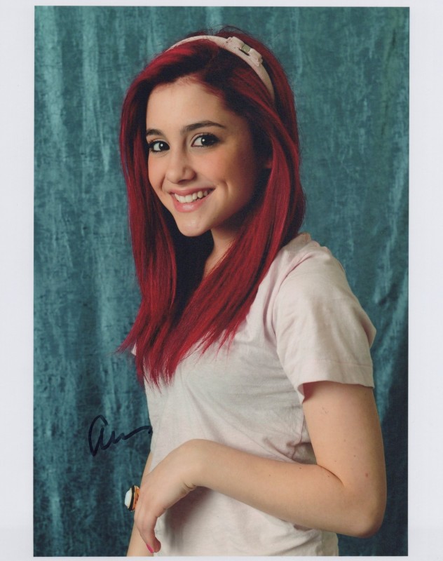 Ariana Grande autograph, item FP867096