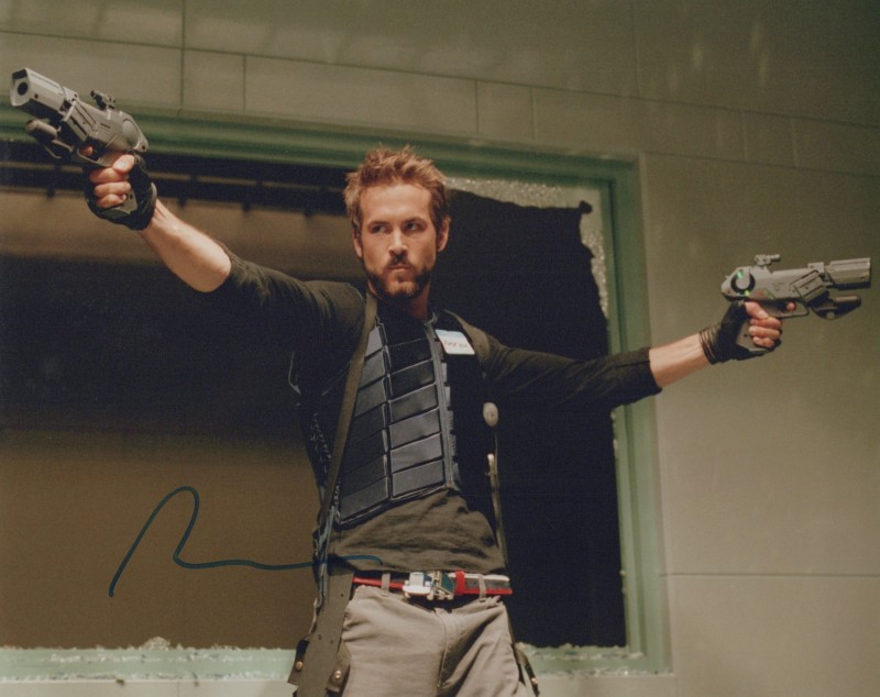 Ryan Reynolds autograph, item FP855509