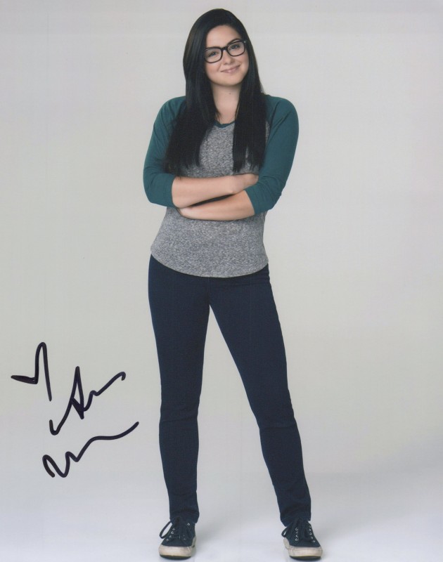 Ariel Winter autograph, item FP951240
