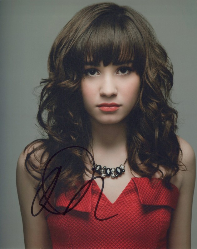 Demi Lovato autograph, item FP898083