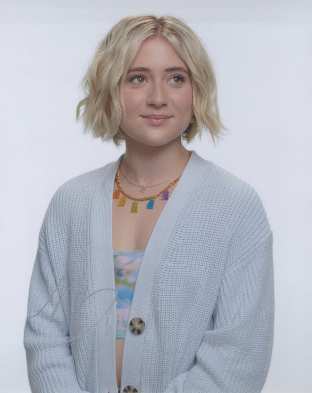 Lizze Broadway autograph, item FP901473