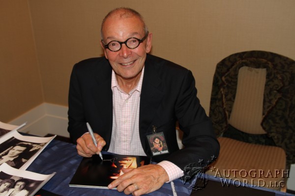 Damien Thomas autograph, item 3311